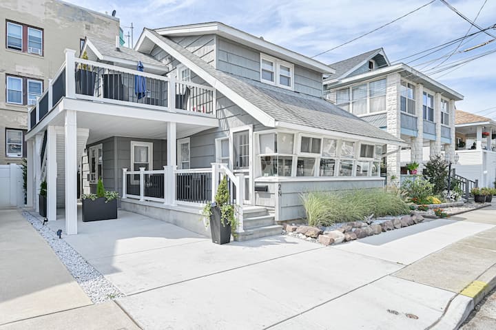 Special 2 Bedroom Beach Cottage - Ventnor City, NJ