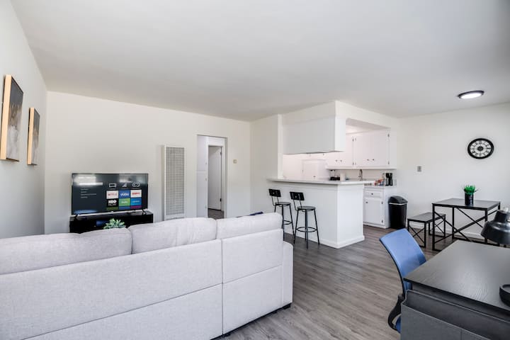 Great 2-bd W/ Gated Parking Fast Wifi Great Area - Alhambra, CA