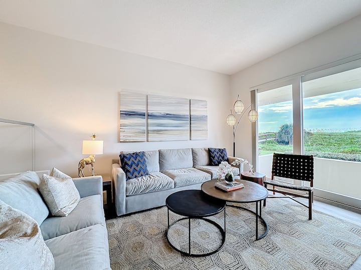 Oceanfront Condo W/pool - Cape Canaveral, FL