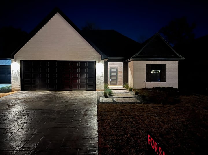 Stylish Upscale 3br Home Awaits - Monroe, LA