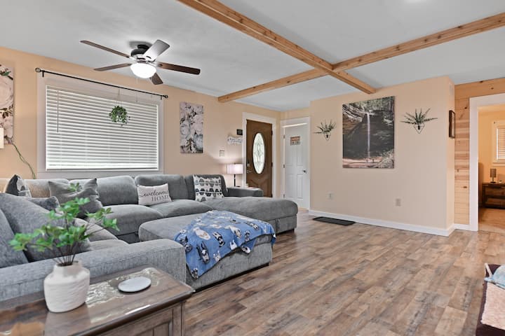 Relax In Roomy Hocking Hills Ranch Country Setting - Lancaster, OH