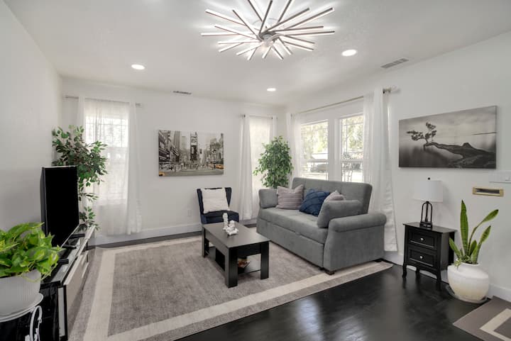 Entire Mid -Century Style House - Tracy, CA