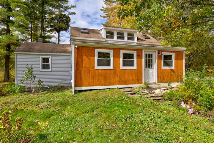 Biggest Tiny Birdwatcher's Paradise - 몬트레이