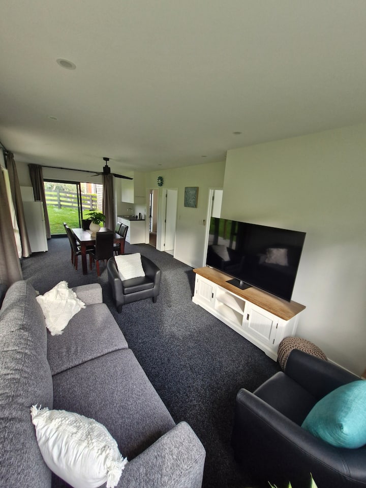 Sumo's Retreat - Mangawhai