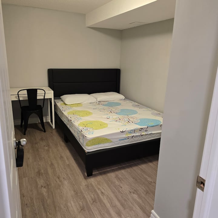 R2 Clean Sanitized And Fully Furnished - Markham