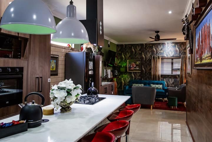 Exotic Apartment - 2 Bedroom - Bloemfontein