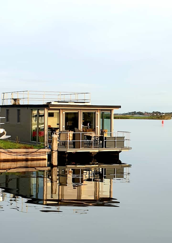 Houseboat Isola - Volendam