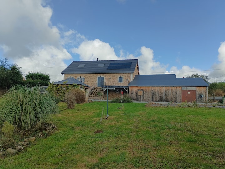 Gîte Avec Piscine (Juin 2025) - Auvergne