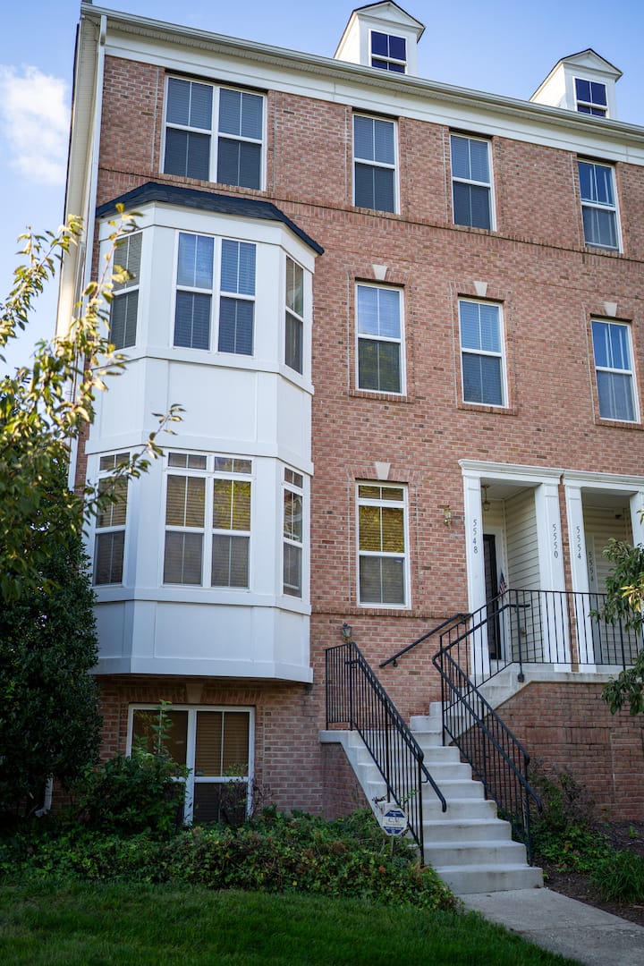 Capitol Gateway Retreat - Largo, MD