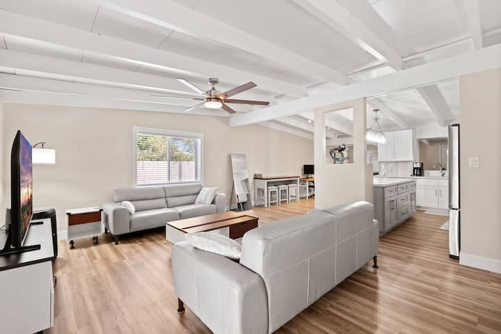 Luxury Mid-century Modern 3-bedroom Home - フェニックス, AZ