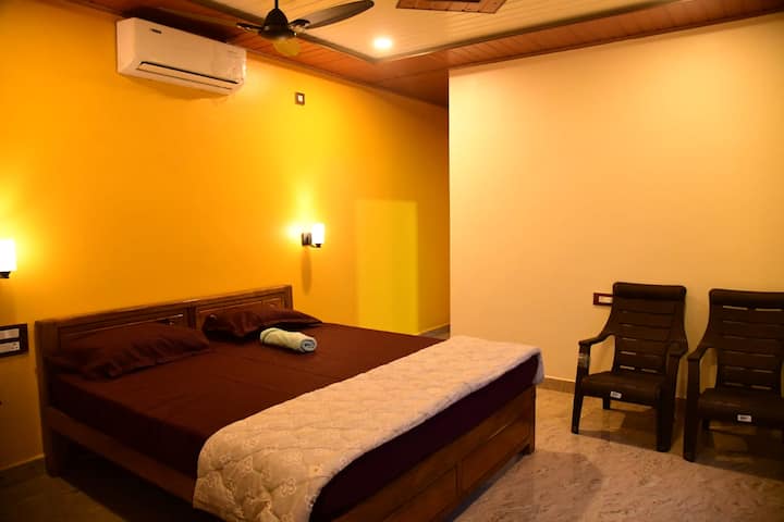 Seaside Serenity View Cottage - Gokarna