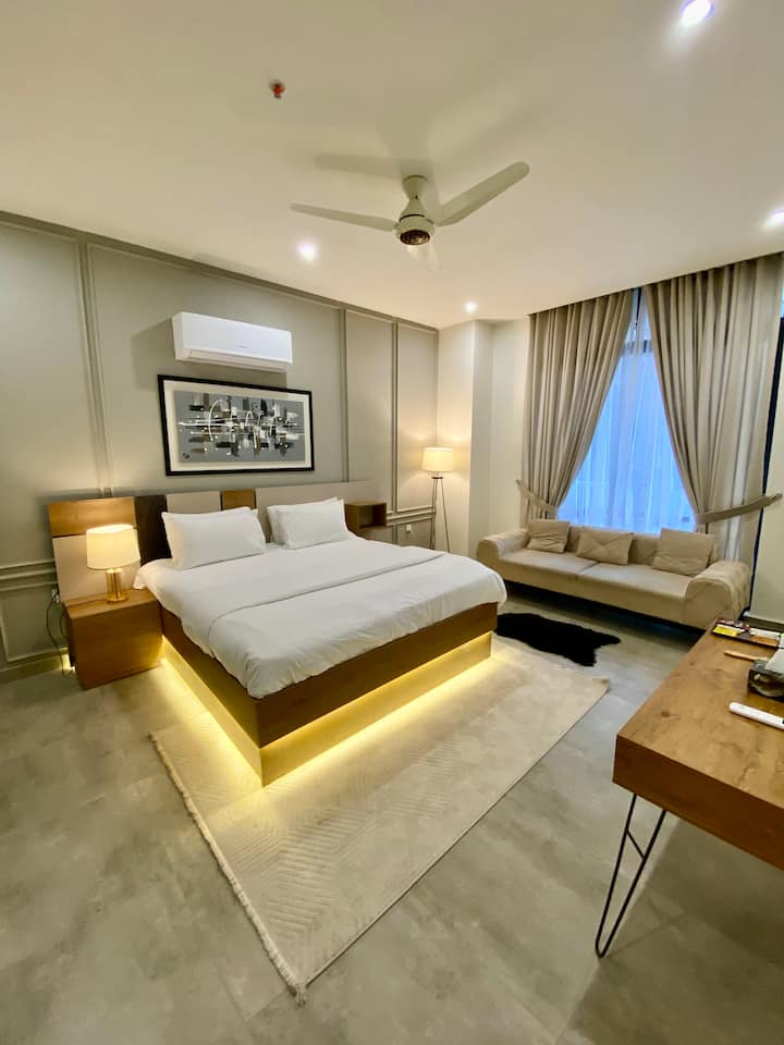 Self Check-in 1bhk Flat In Skypark One Gulberg Isb - Islamabad