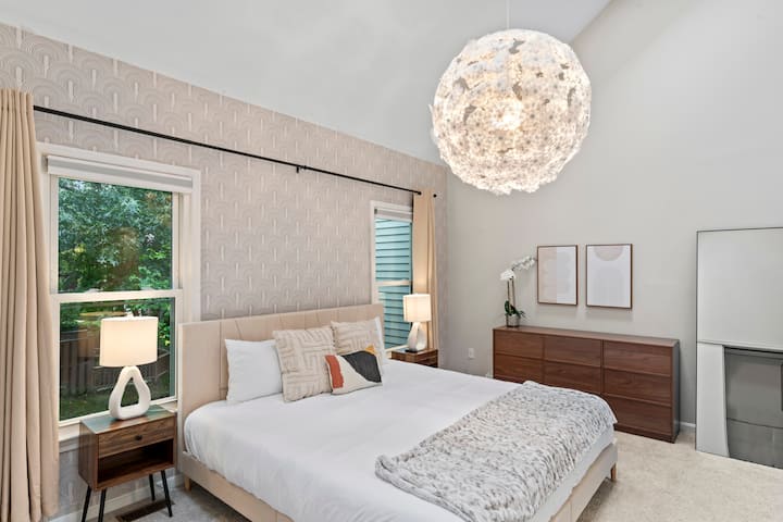 Lakeside Stay: Metro, Inova, Dining &Shops Nearby! - Fairfax, VA