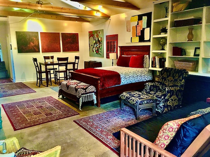 Sallie's Best Guesthouse—la - Los Angeles, CA