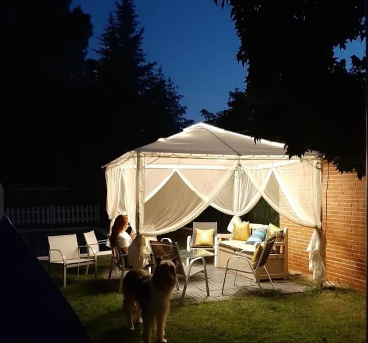 Amplia Habitación En Chalet - Boadilla del Monte