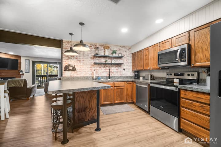 Timbernest 1a - Cozy & Convenient Mountain Condo - Brian Head, UT