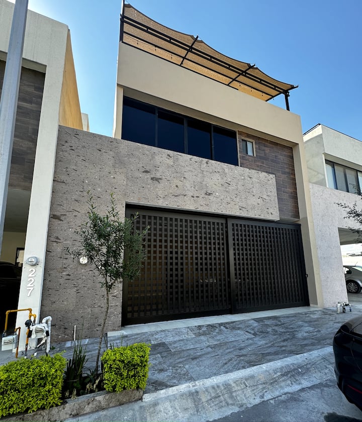 Casa En Renta Cerradas Rinconada - Ciudad Apodaca