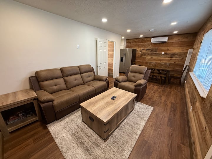 Tree House Retreat | Great Location! - Clovis, CA