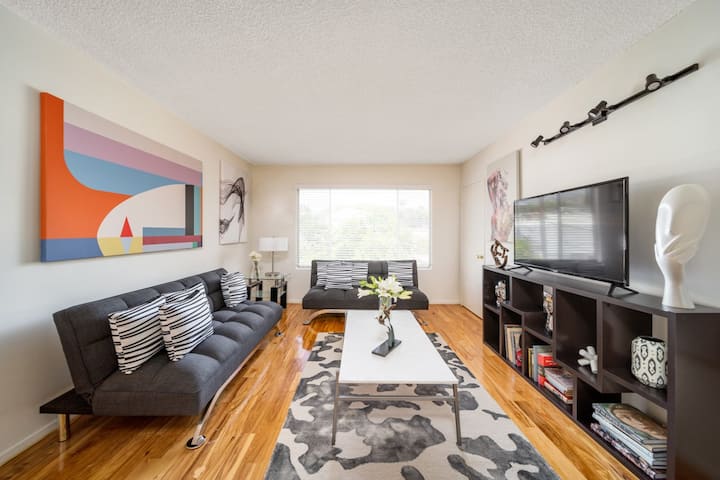 Chic Weho Duo-duo Suite - Windsor Square - Los Angeles