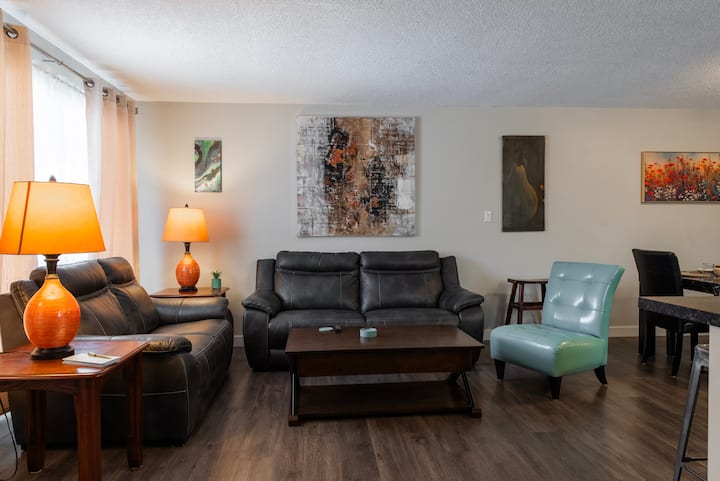 Spruce Willis Suite - Westlake
