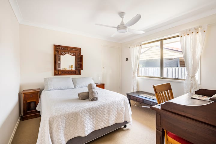Cosy Bright And Airy Double Room - Cabarita Beach