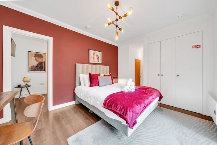 Elevated Studio Living: Your Chic Cityscape Awaits - Clerkenwell - London