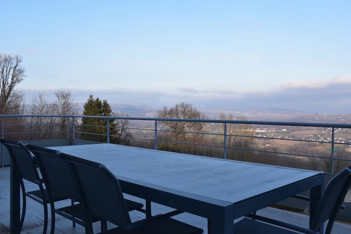 Grande Maison Vue Exceptionnelle Sur Les Montagnes - Rumilly