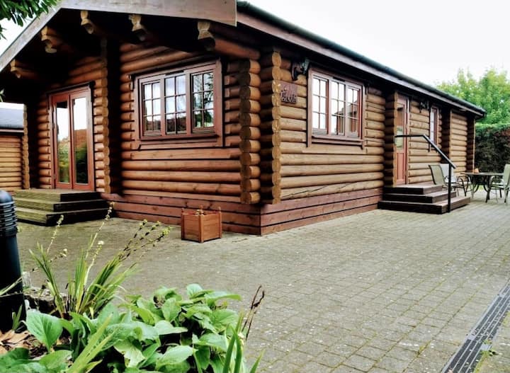 Potters Log Cabin
Stuston, Suffolk - Diss