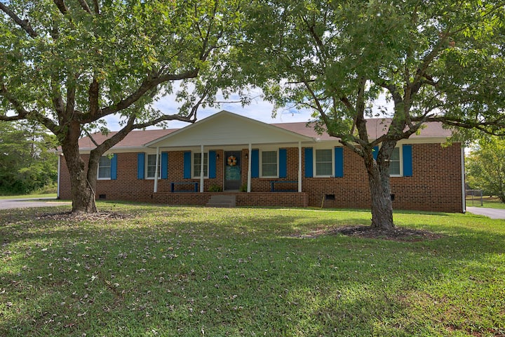 Fenced Private Duplex Near I-24 - Murfreesboro, TN
