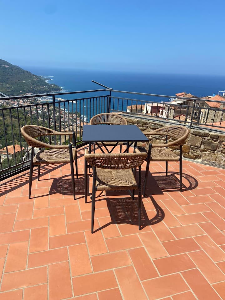 La Mansarda-appartamento In Palazzo Storico. - Castellabate