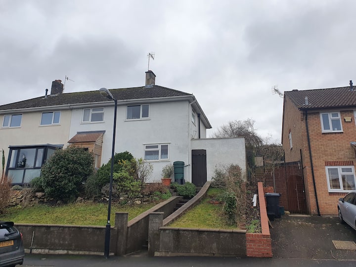 Spacious King Room - Garden View - Bristol