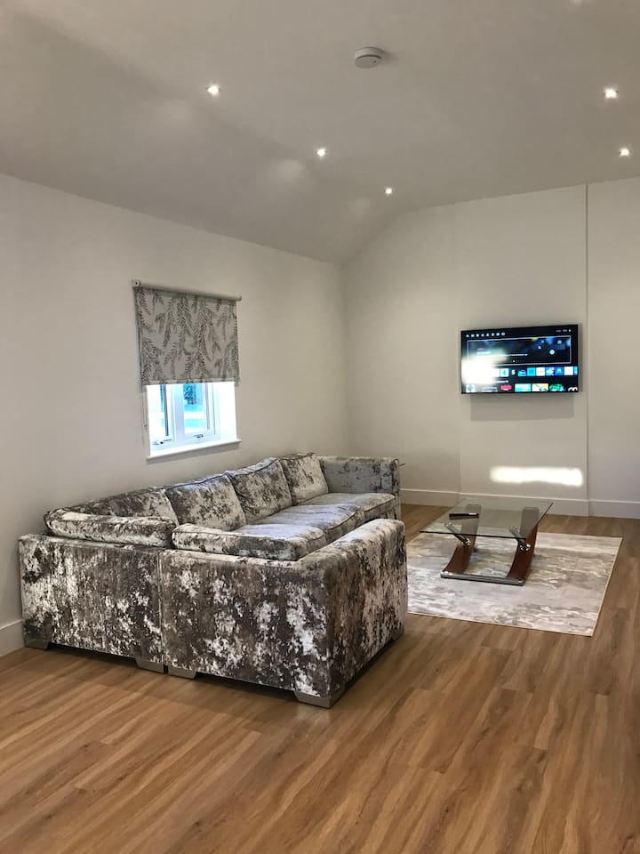 Beautiful 2 Bedroom Barn -Stansted Airport 2 Miles - Hertfordshire