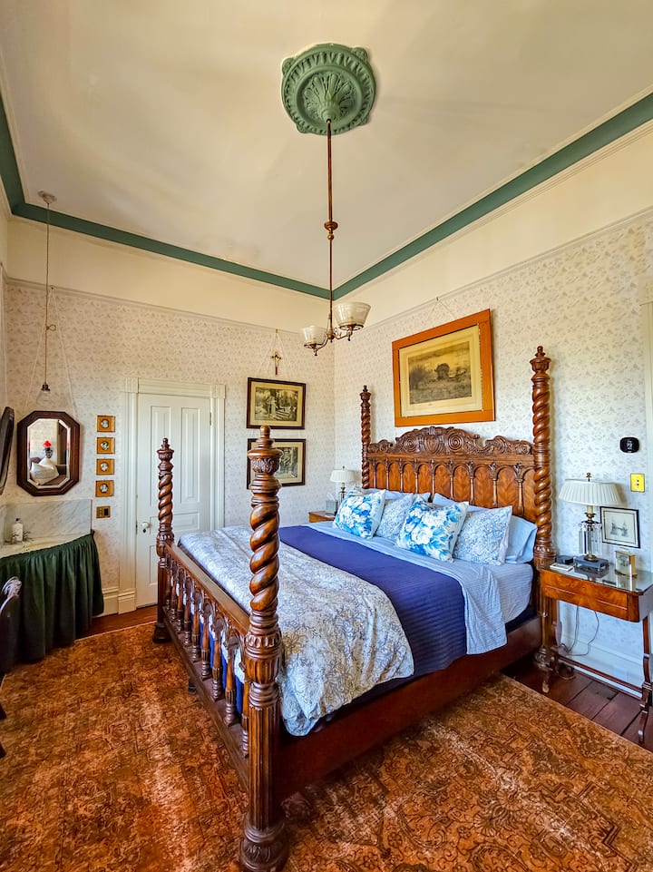 Richard Laurence Suite @ The Jd Hyde Historic Inn - Visalia, CA