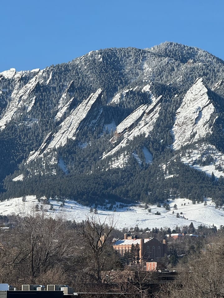 "Rooftop Retreat: A Happy Place In Boulder, Co" - Boulder, CO