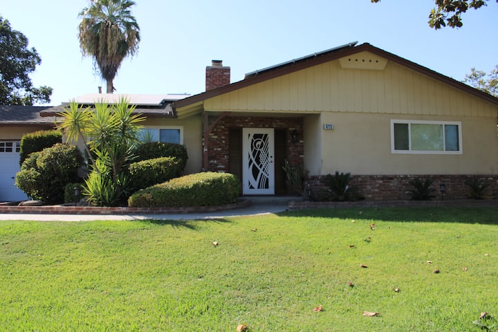 Beautiful Home W/ Pool In Quiet Neighborhood! - Fresno, CA