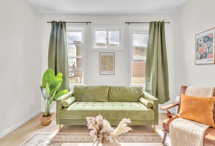 Nestlein 3 Bedroom Apt With Free Parking! - Montclair, NJ