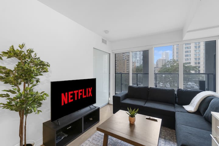 Chic 2br - 5 Min To City Center - Amazing Location - Toronto