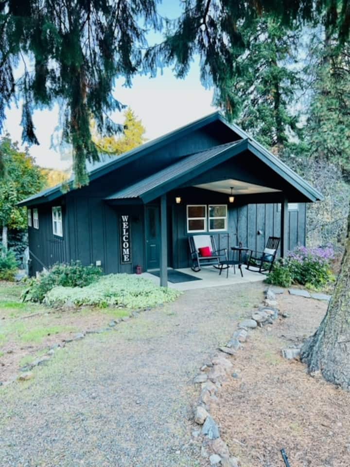 Ski Chalet On Private Acre. - Leavenworth, WA