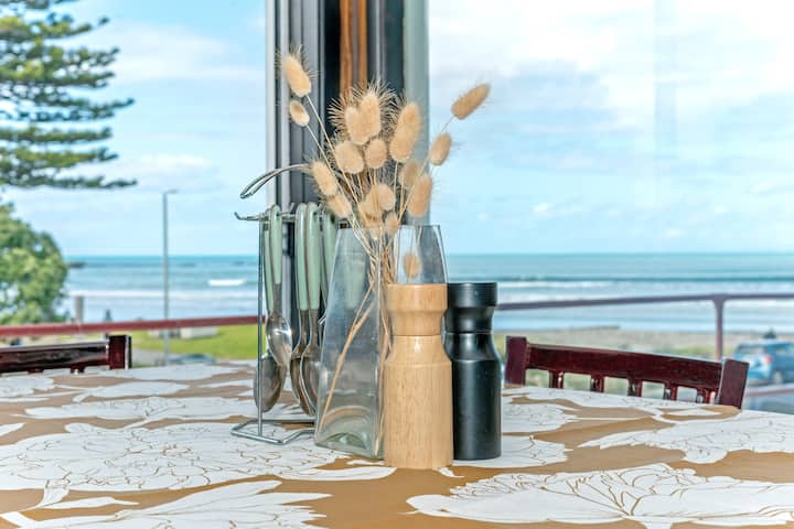 Steps From The Beach, Perfect For Large Families - Gisborne