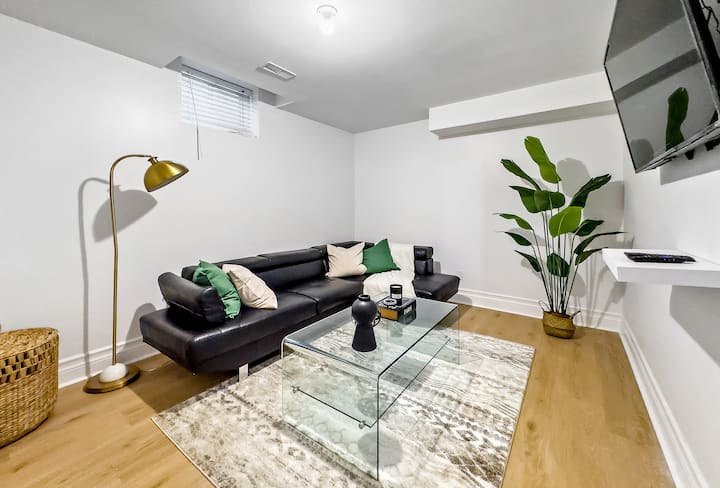 Cozy & Spacious: 2 Bdr Retreat - Oshawa
