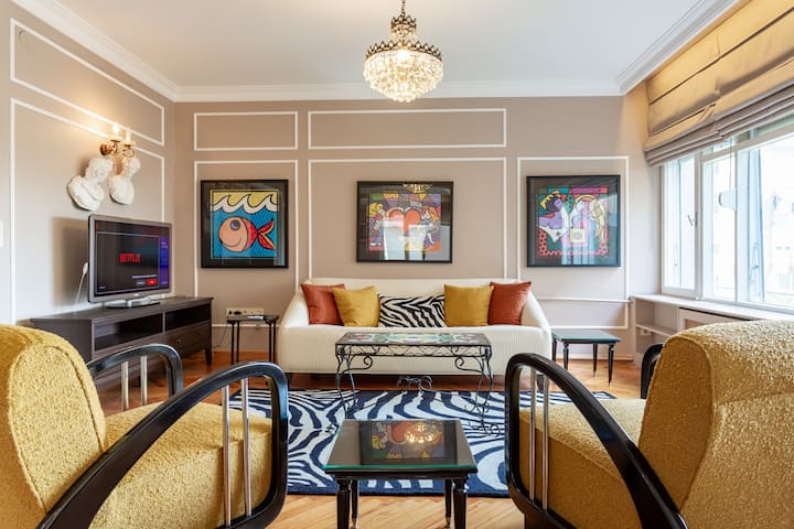 Art Deco 2br In Etiler – Steps To Bosphorus - Sarıyer