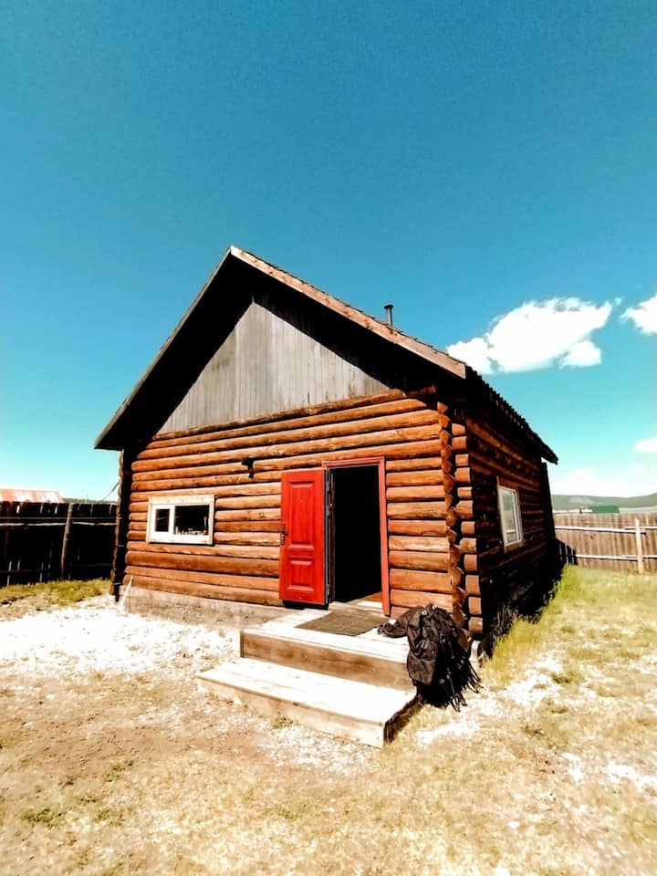 Cozy 2 Storey Wooden House - Mongolia
