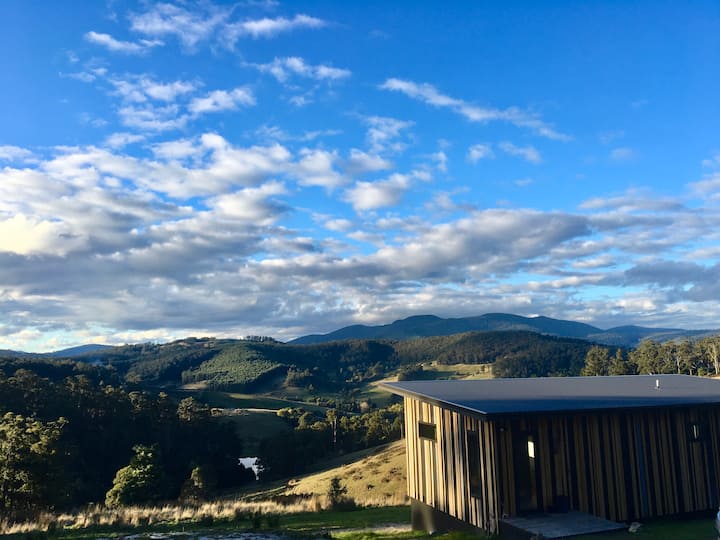 Beautiful Off-grid Home With Sweeping Views - Cygnet