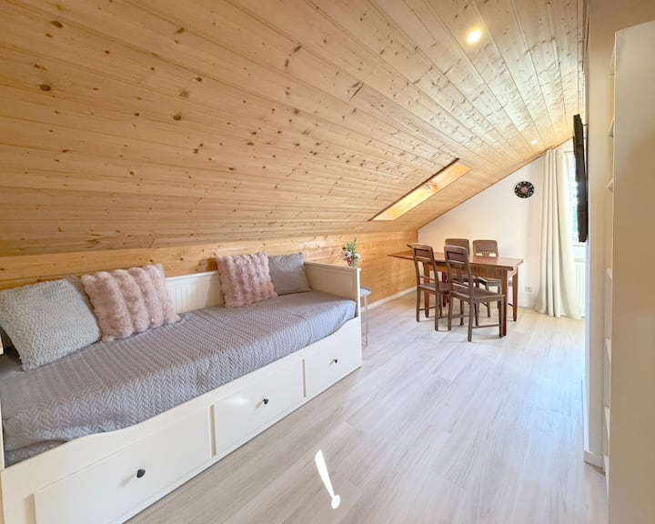 Idyllische, Ruhige Dg-wohnung - Vaterstetten