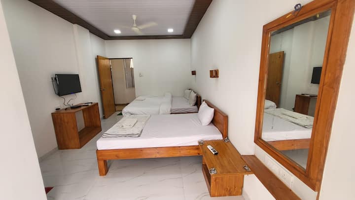 Valley Facing Room - Mahabaleshwar