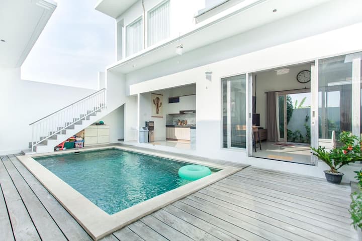 Secluded 3br Villa W/ Paddy View Near Canggu - Bali