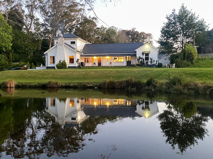 Te Rangitumau Homestead - 