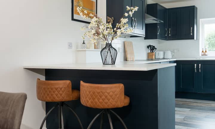 Escape To Elkington - Burry Port