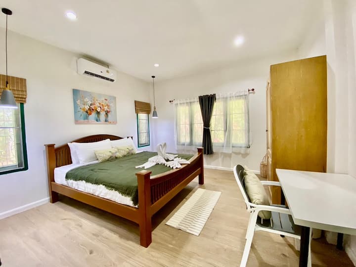 Serene Tropical Retreat With Garden Views - Ko Samui