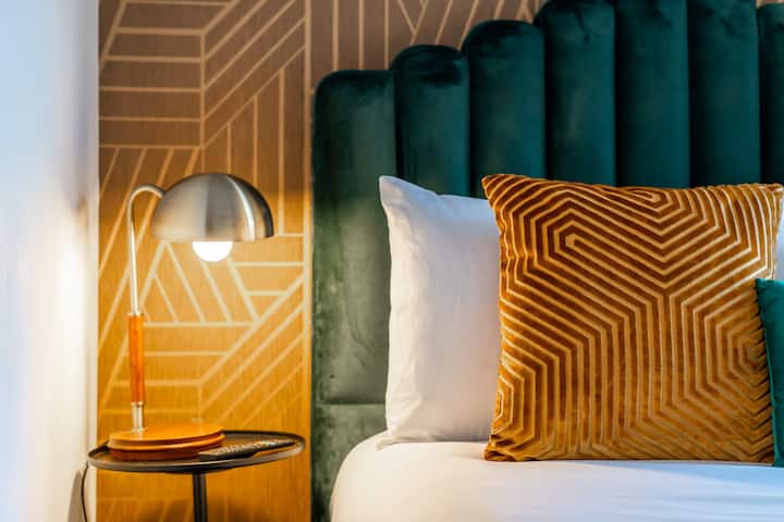 Central Luxe Studio: Cook, Relax, & Enjoy! - London